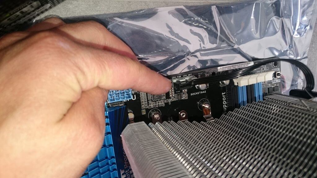 CPU Einbau Anleitung - Prozessor einbauen